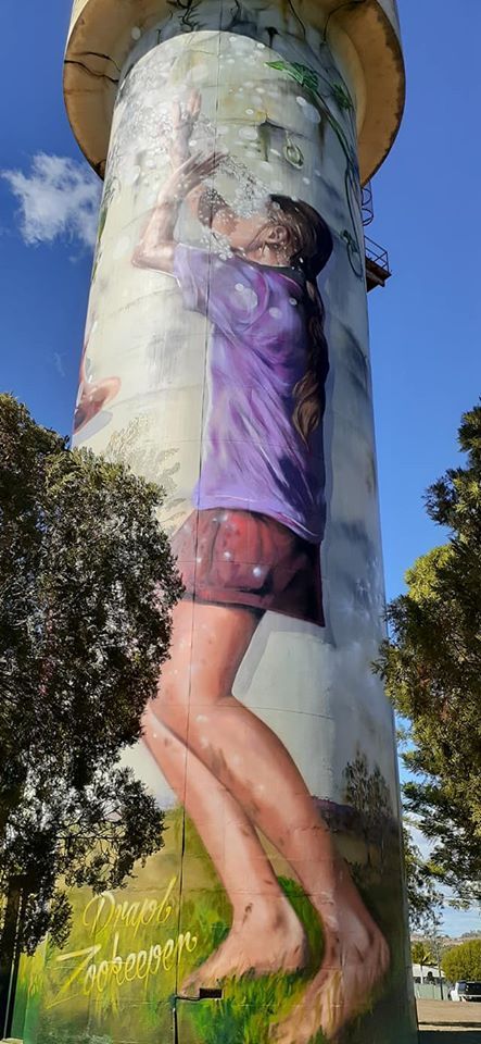 Monto Water Tower Art