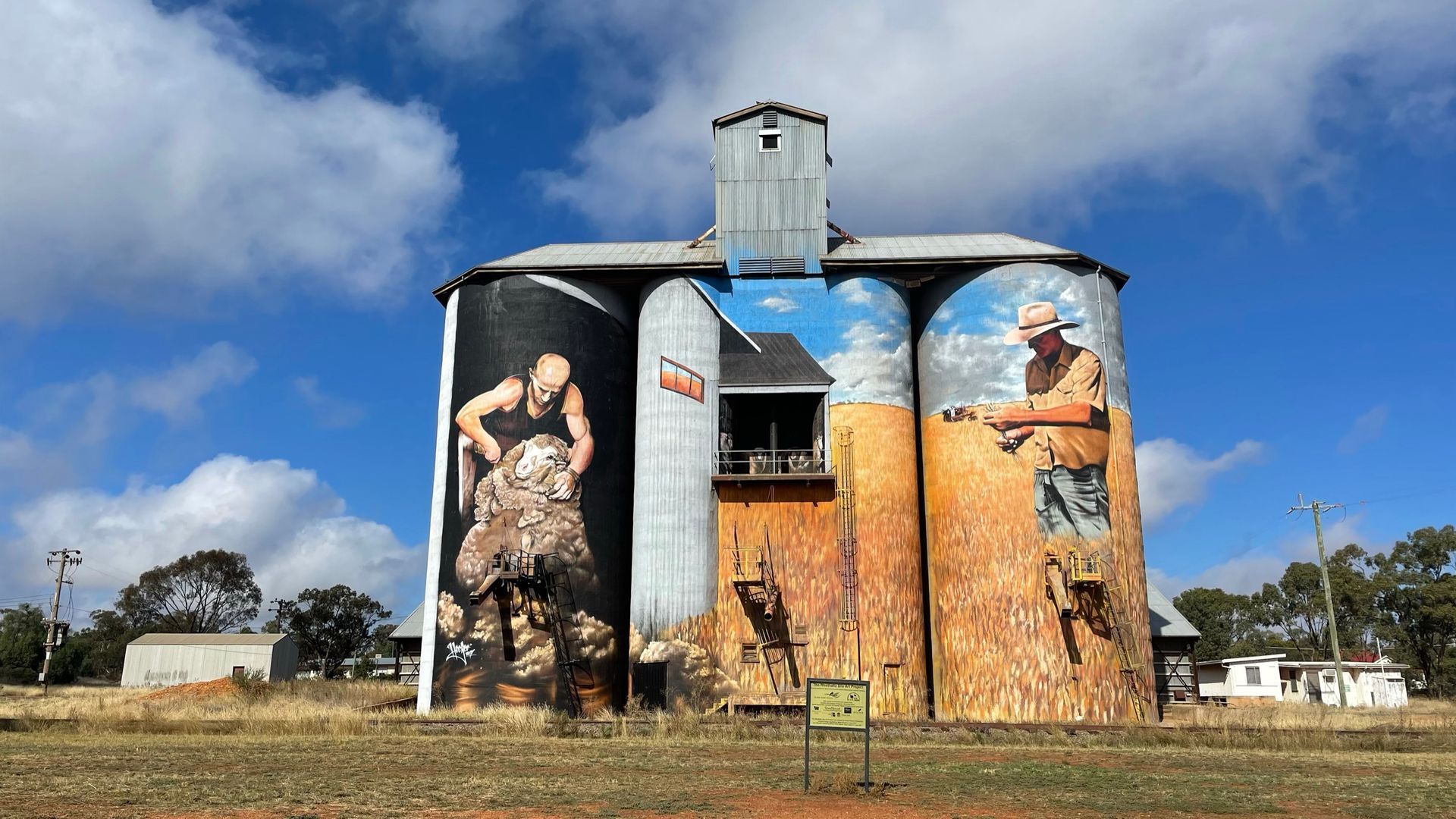 Weethalle Silo Art