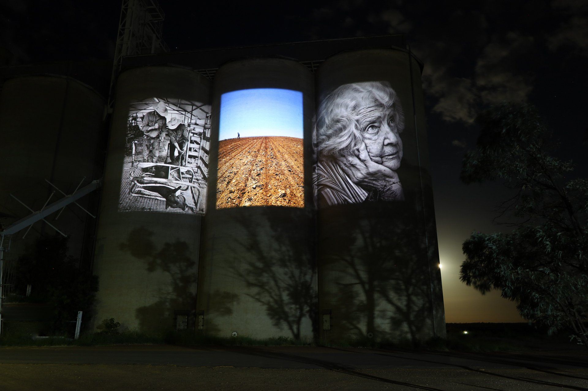 Wandoan Silo Light Show