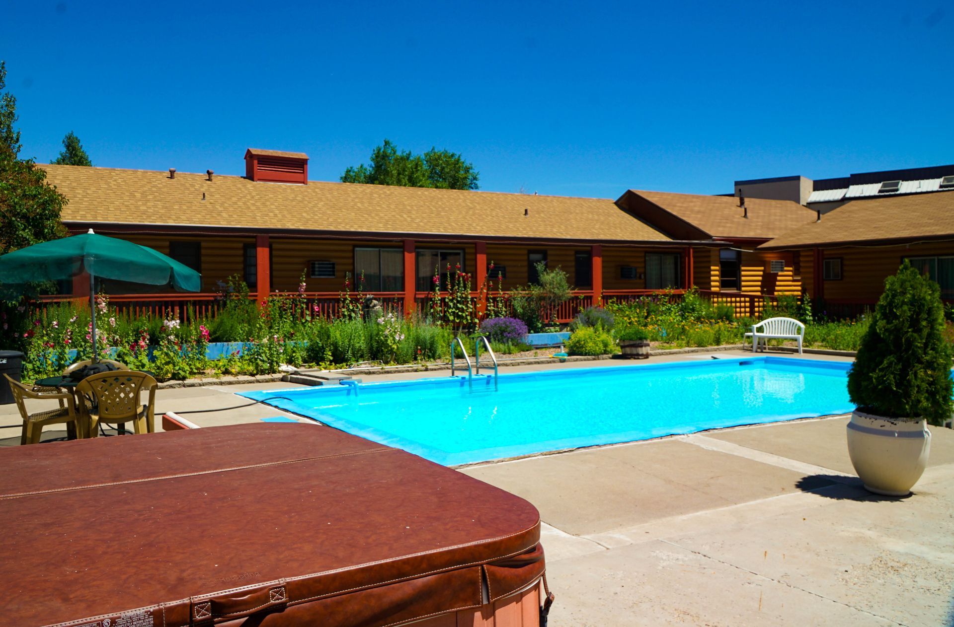 Cozy Motel | Country Lodge | Montrose, CO