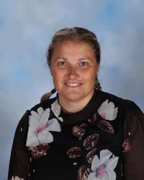 Karen Farquhar's Instagram, Twitter & Facebook on IDCrawl