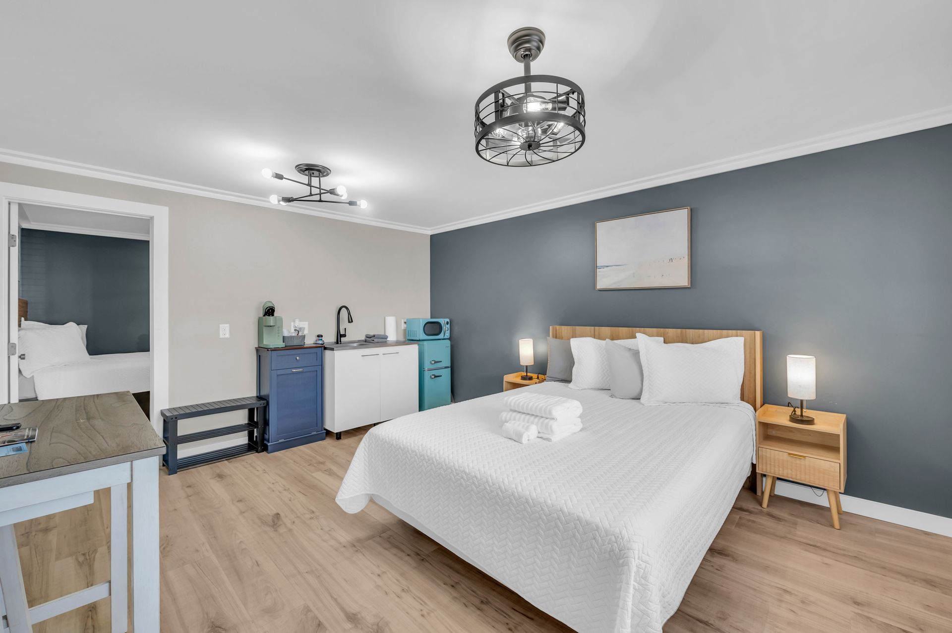 Hotel Rooms | Dry Dock Inn