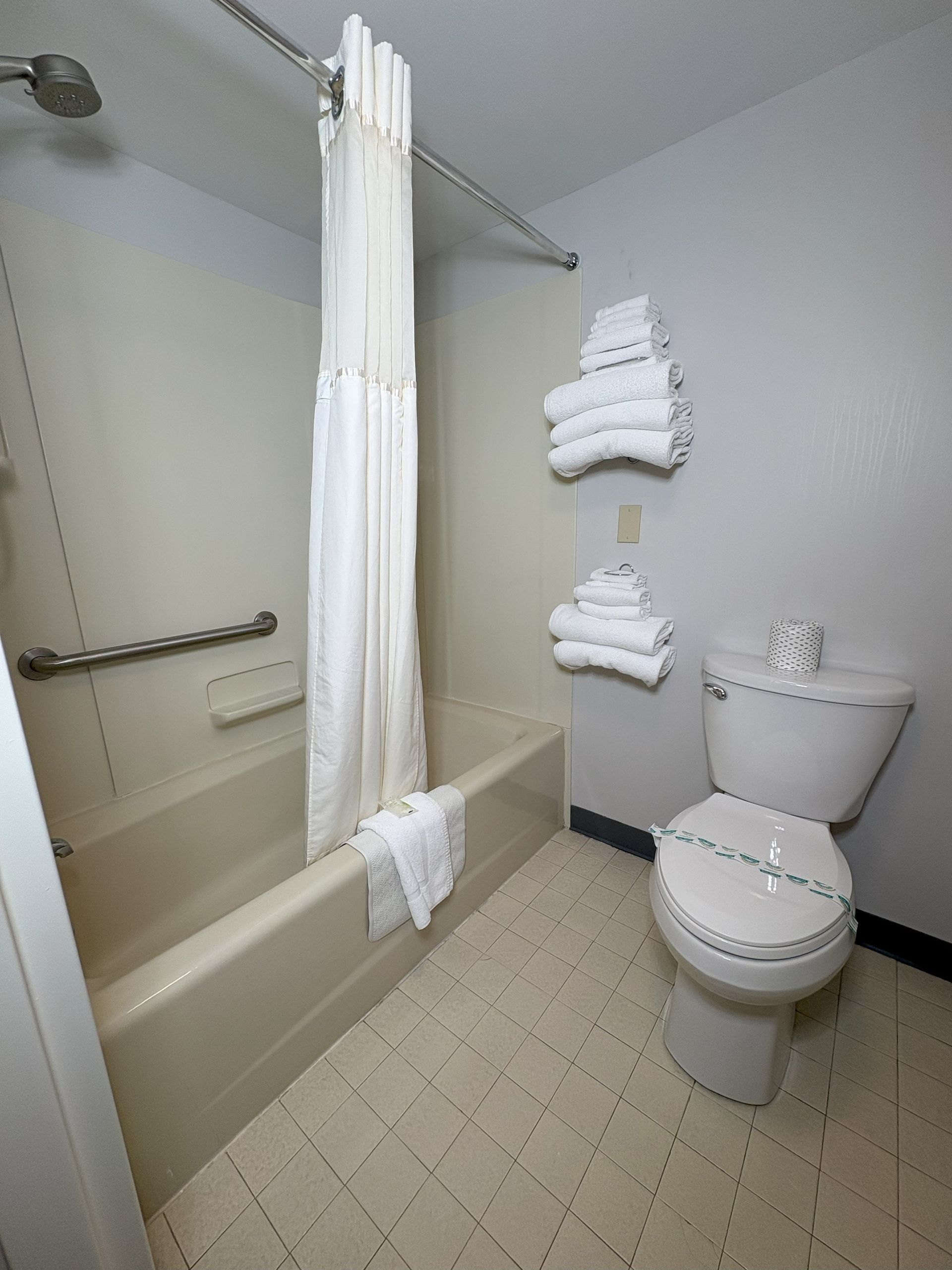Hotel Rooms | The Northeastland Hotel | Presque Isle, ME