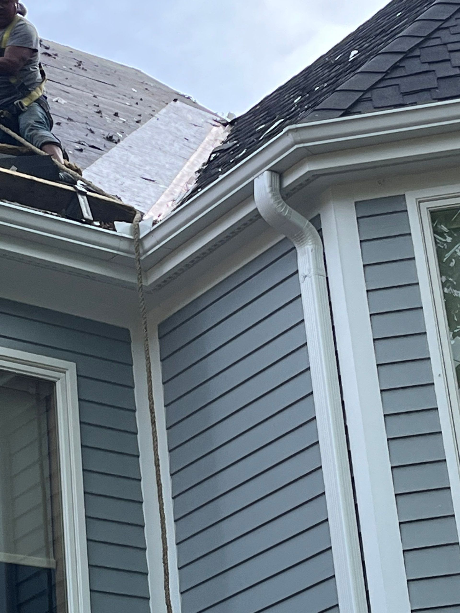 Absolute Roofing & Exteriors in Jefferson City, MO