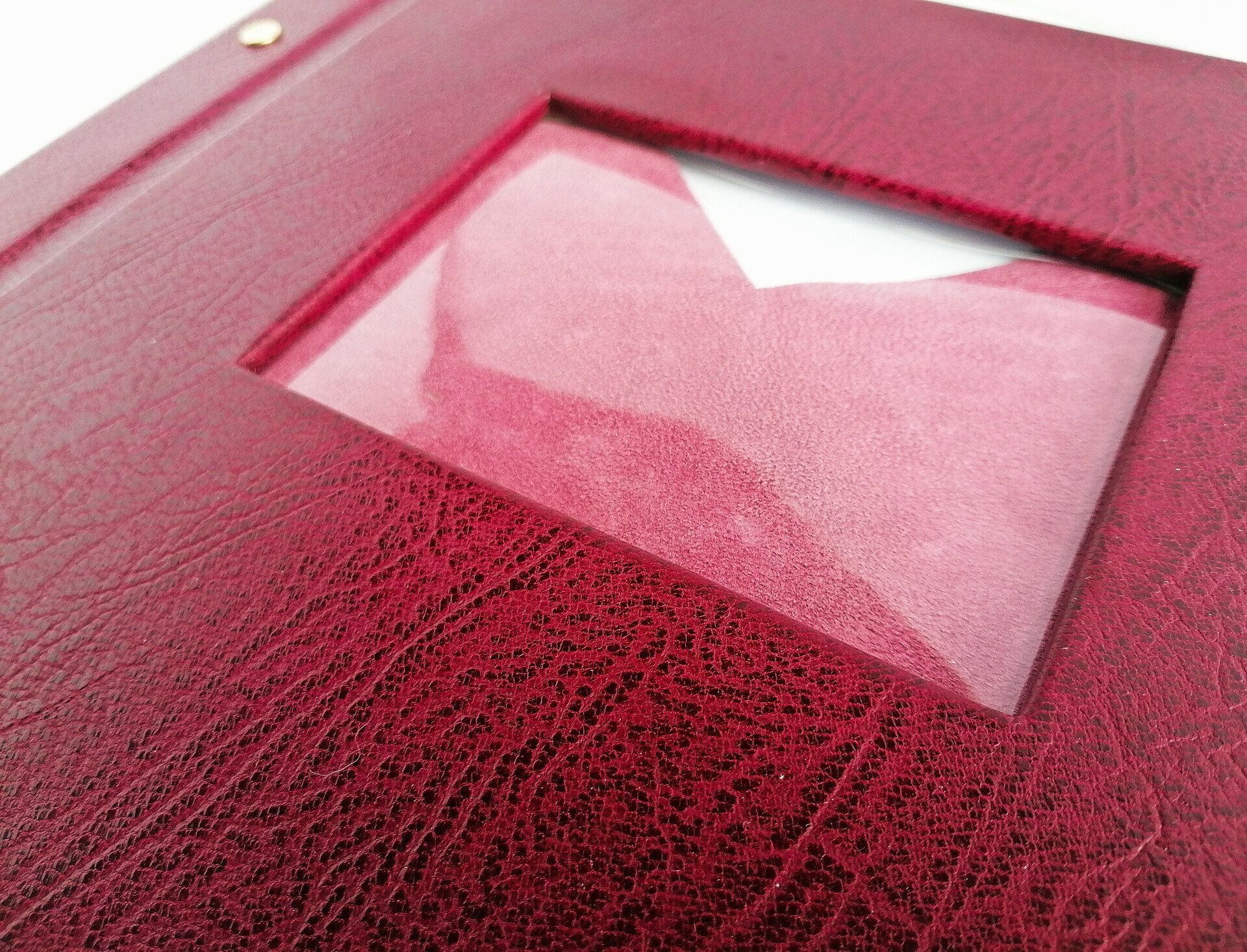 Custom hand bound books with vintage style & sustainability.