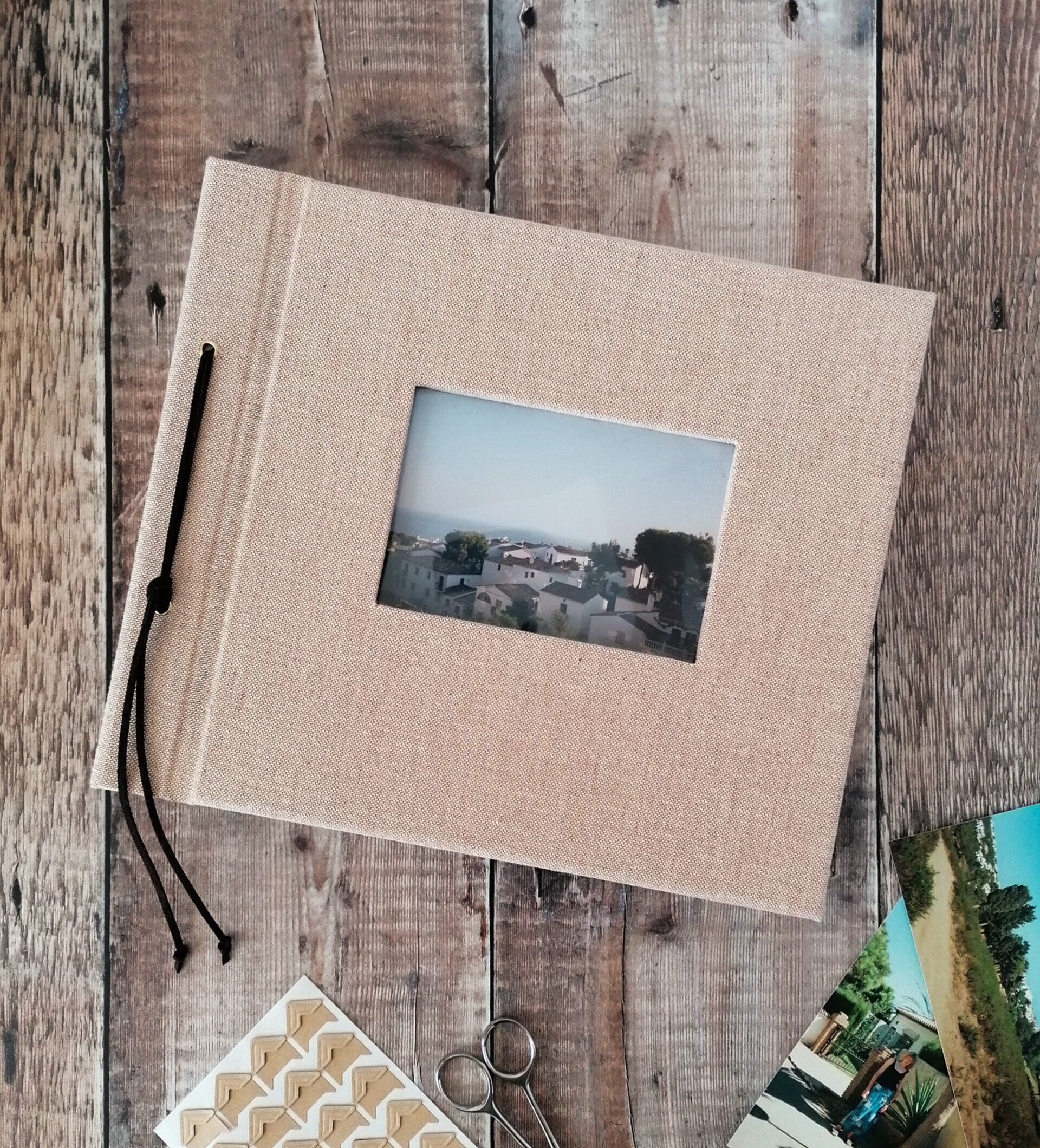 Custom hand bound books with vintage style & sustainability.