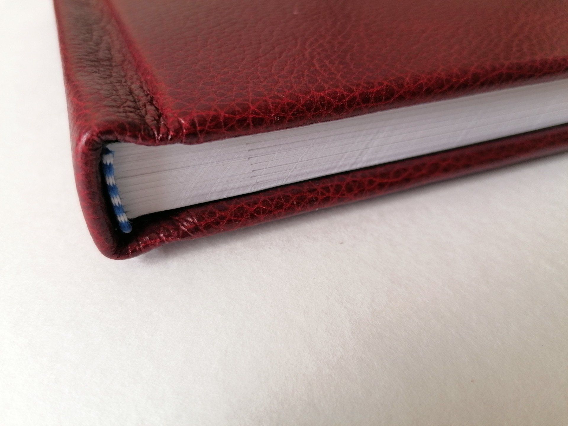 Custom hand bound books with vintage style & sustainability.