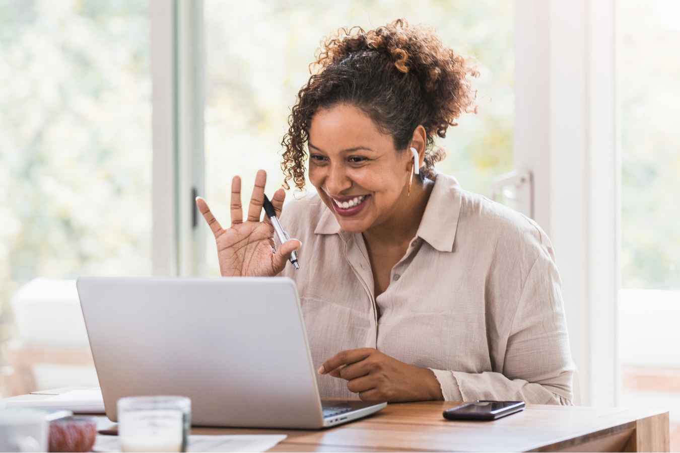 Partnering with Virtual Assistants To Solve Solopreneur Overwhelm