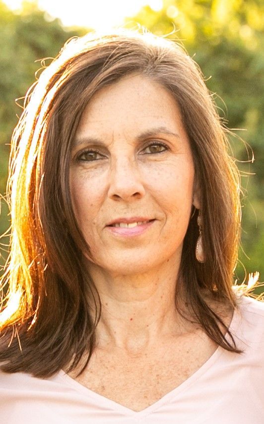 Laura Nava's Instagram, Twitter & Facebook on IDCrawl