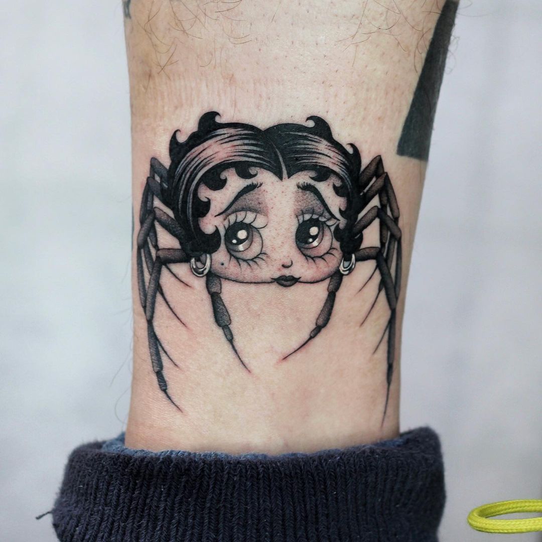 Estudio de tatuajes y piercings en Tijuana - NO BORDERS TATTOO