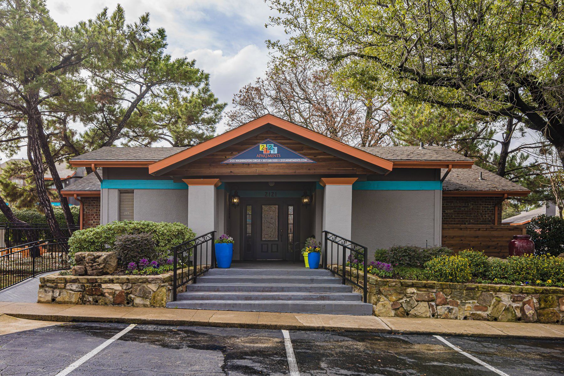 WELCOME HOME | 2121 APARTMENTS