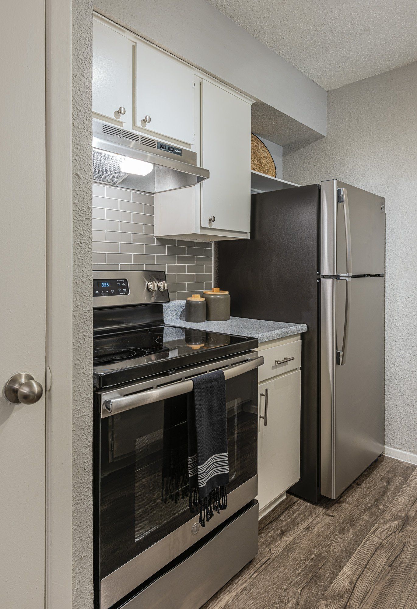 WELCOME HOME | 2121 APARTMENTS