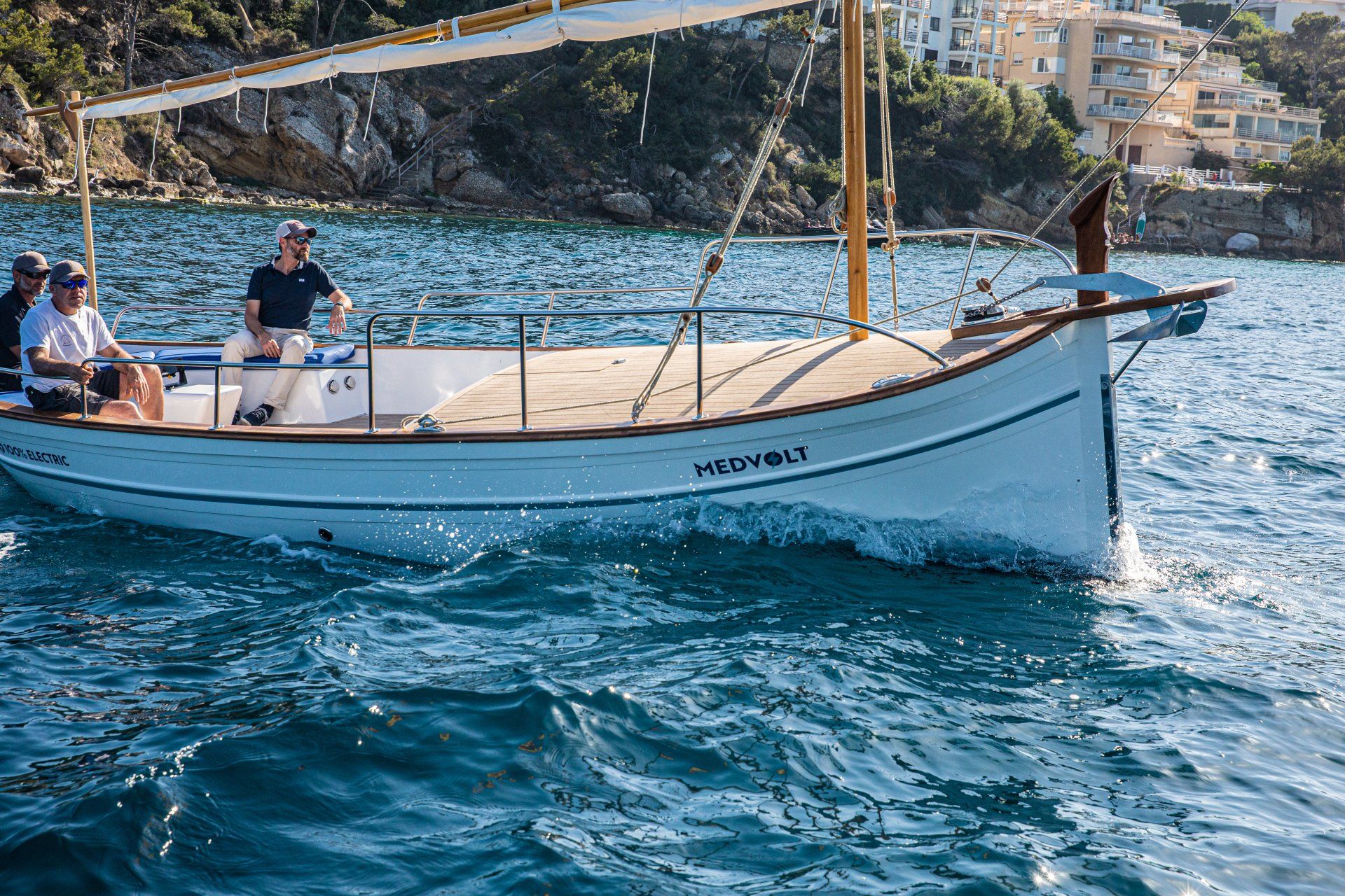 Llaut 100% eléctrico M/ fabricado en Mallorca | Medvolt Marine