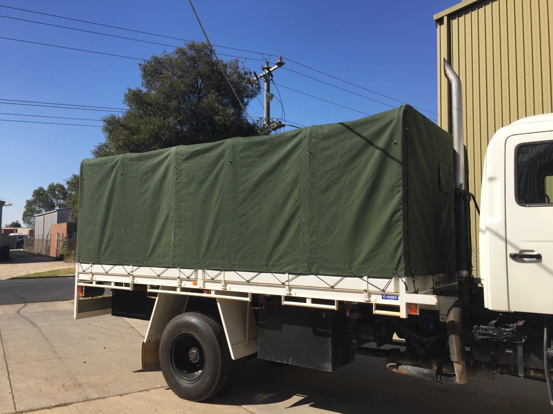 Canvas Work Albury Wodonga | Universal Upholstery