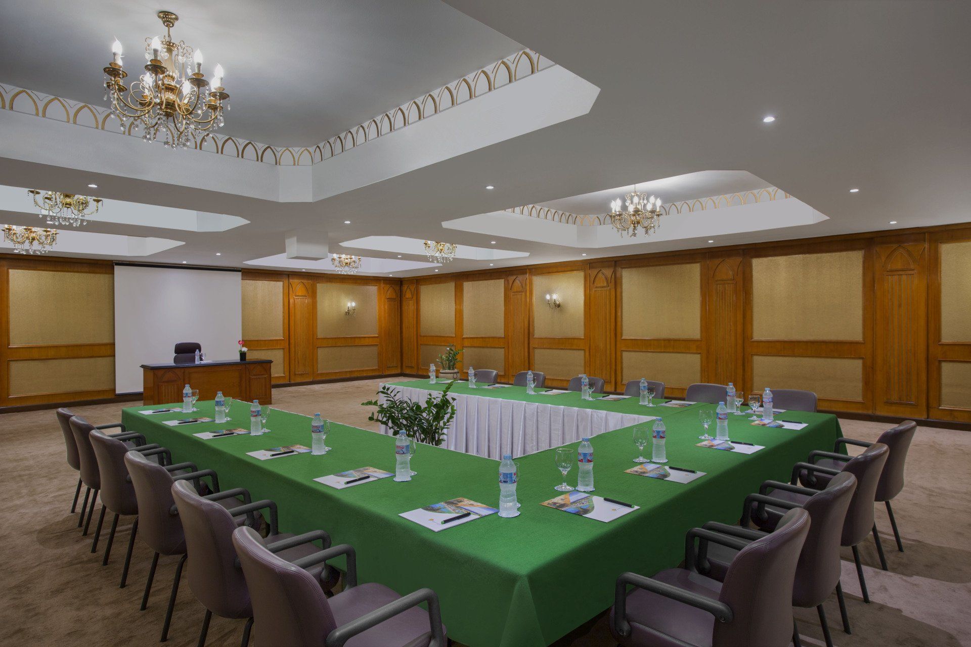 MEETINGS & EVENTS