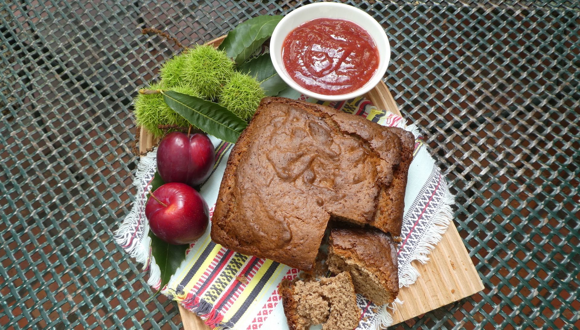 Gâteau de châtaignes au kéfir et purée de fruits IG bas