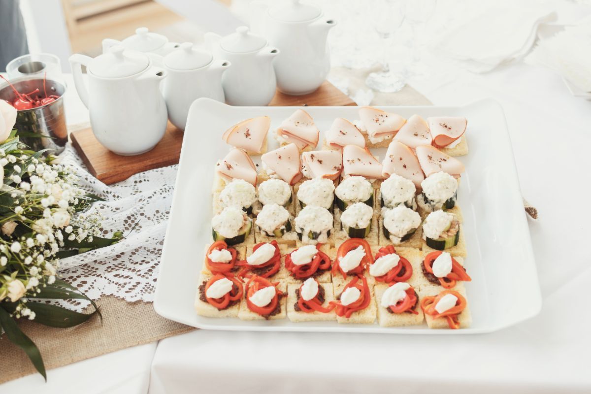 Catering for a Small Party: Best Styles, Menus & Tips