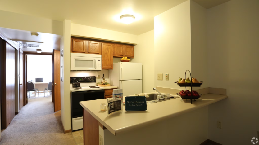 Somerset Square & Condos | Convenient Columbus Living
