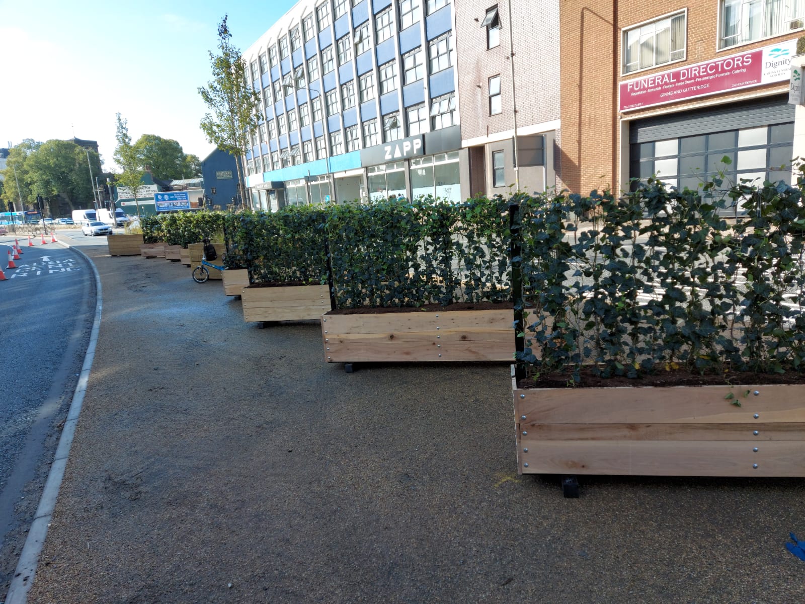 Hedera Screens provide Leicester with Social Distancing Greenery