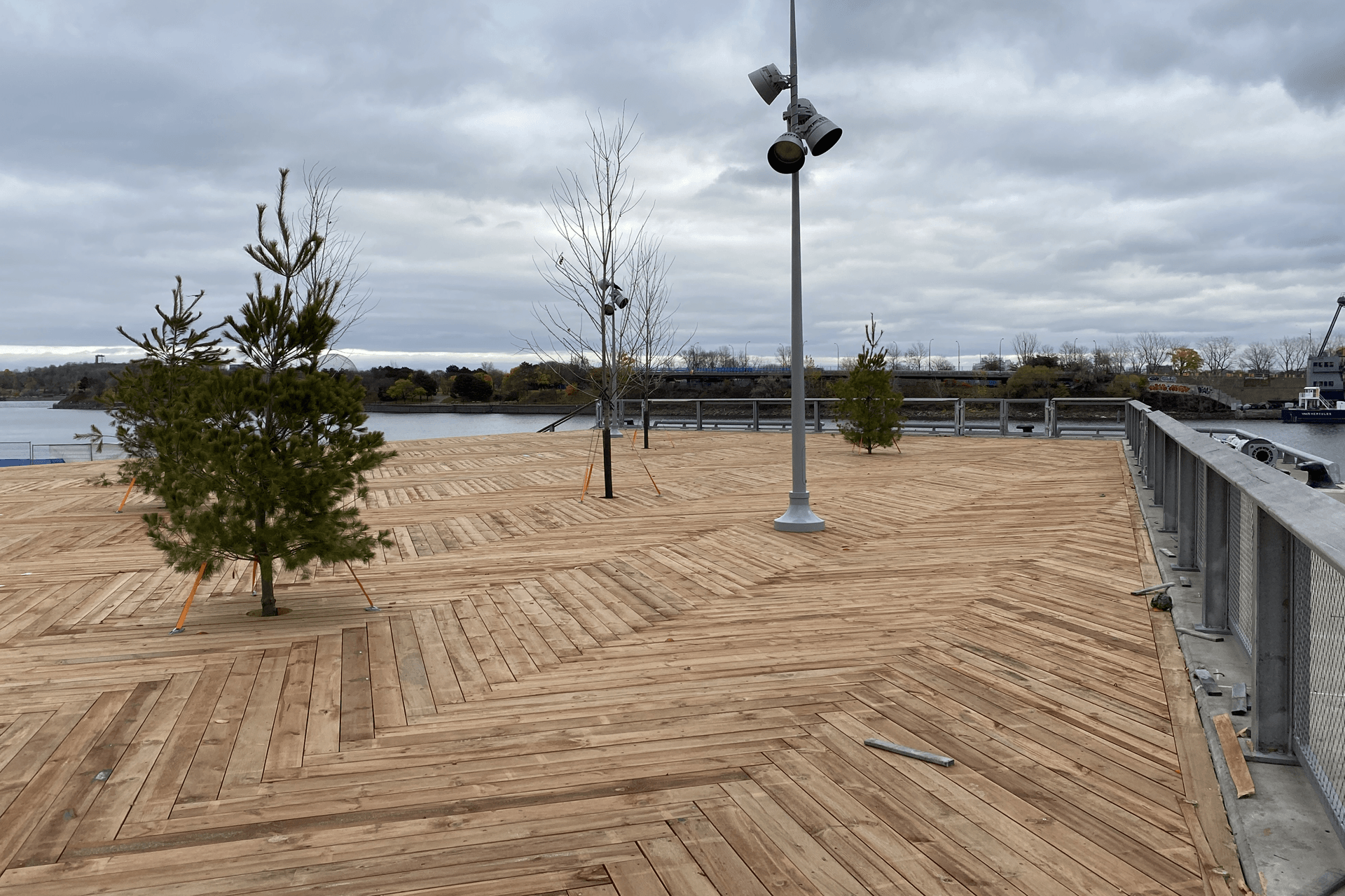 Grand quai du Port de Montréal | NIPPAYSAGE