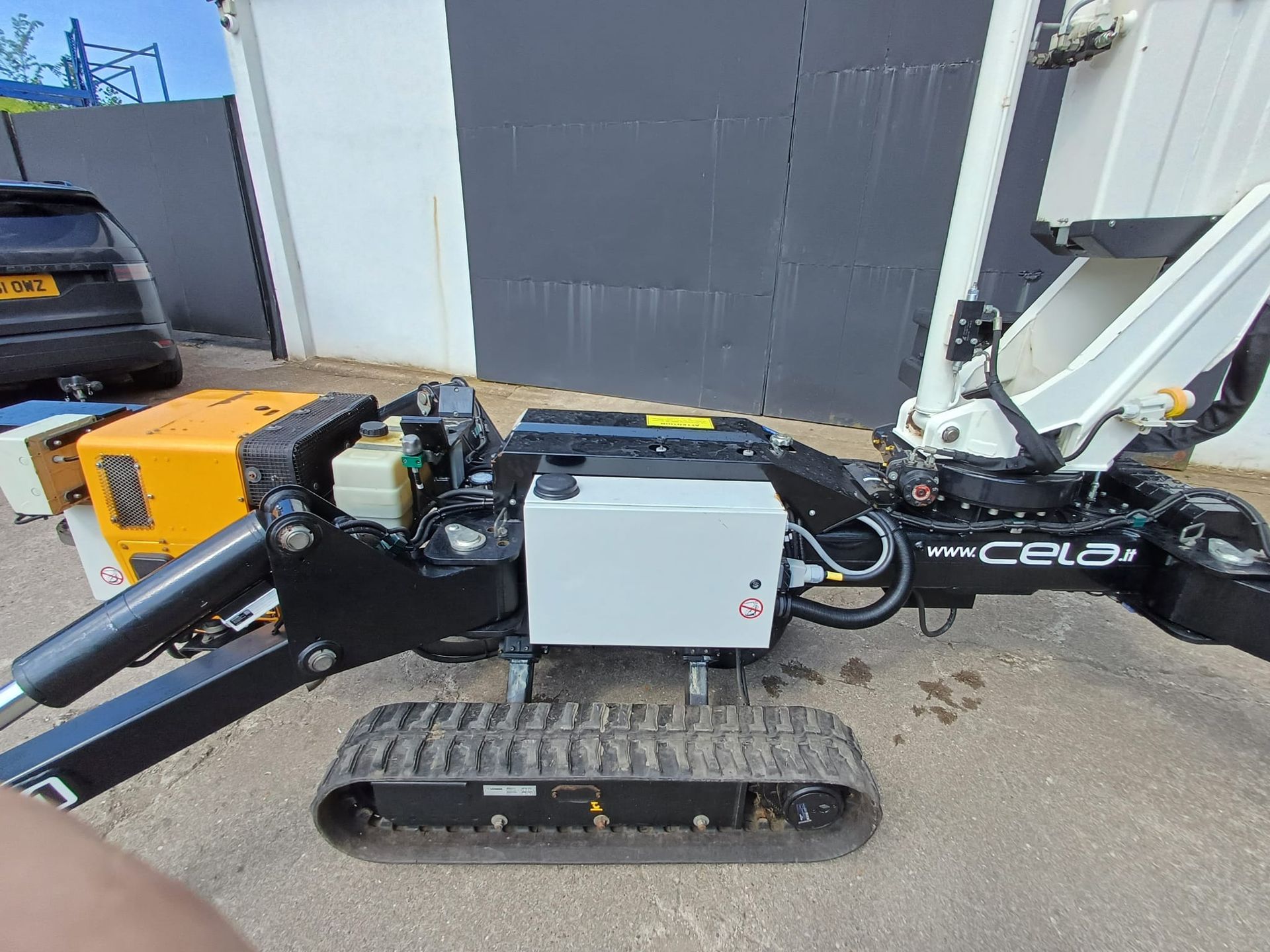 Gallery | Used Powered Access and Scissor Lift Machines at Euracess