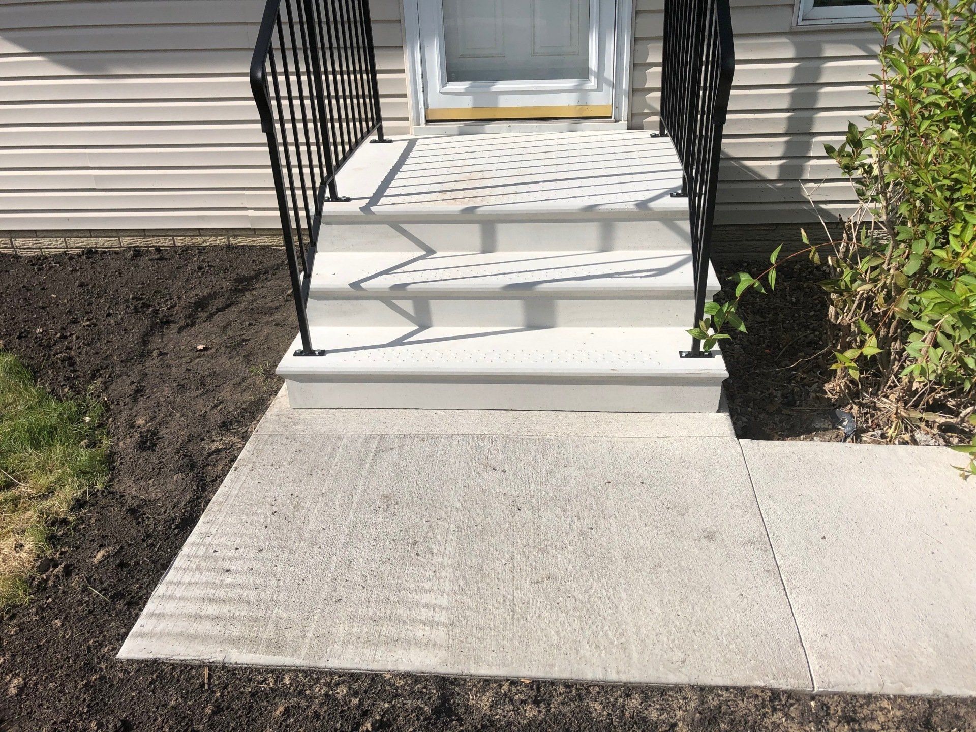 Precast Concrete Step Pads | Cedar Rapids, Fort Dodge, Marion & Des ...