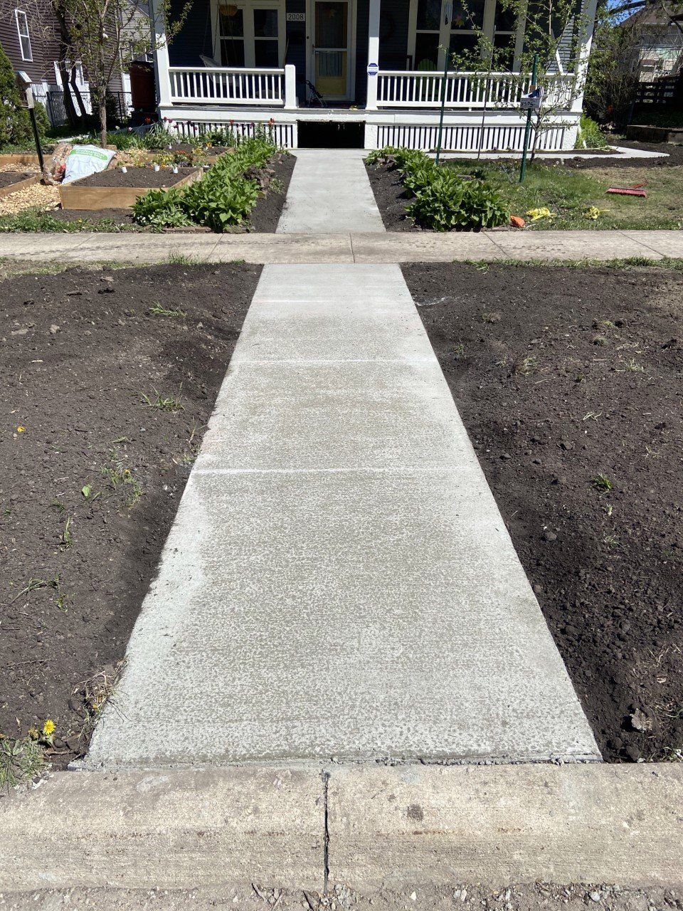 Precast Concrete Step Pads | Cedar Rapids, Fort Dodge, Marion & Des ...