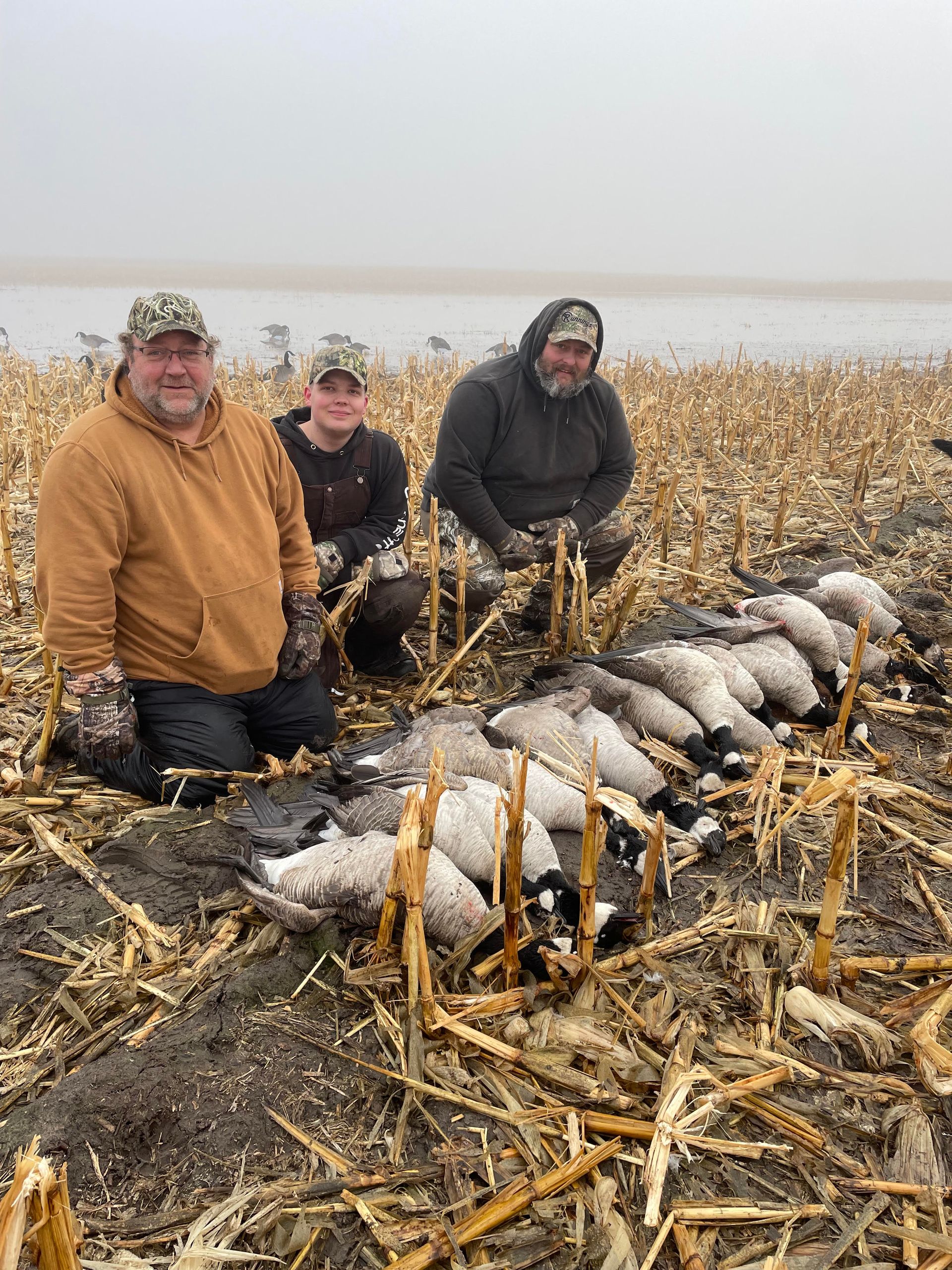 Nebraska Goose Hunts - Fall Waterfowl Hunting - Guide & Outfitter