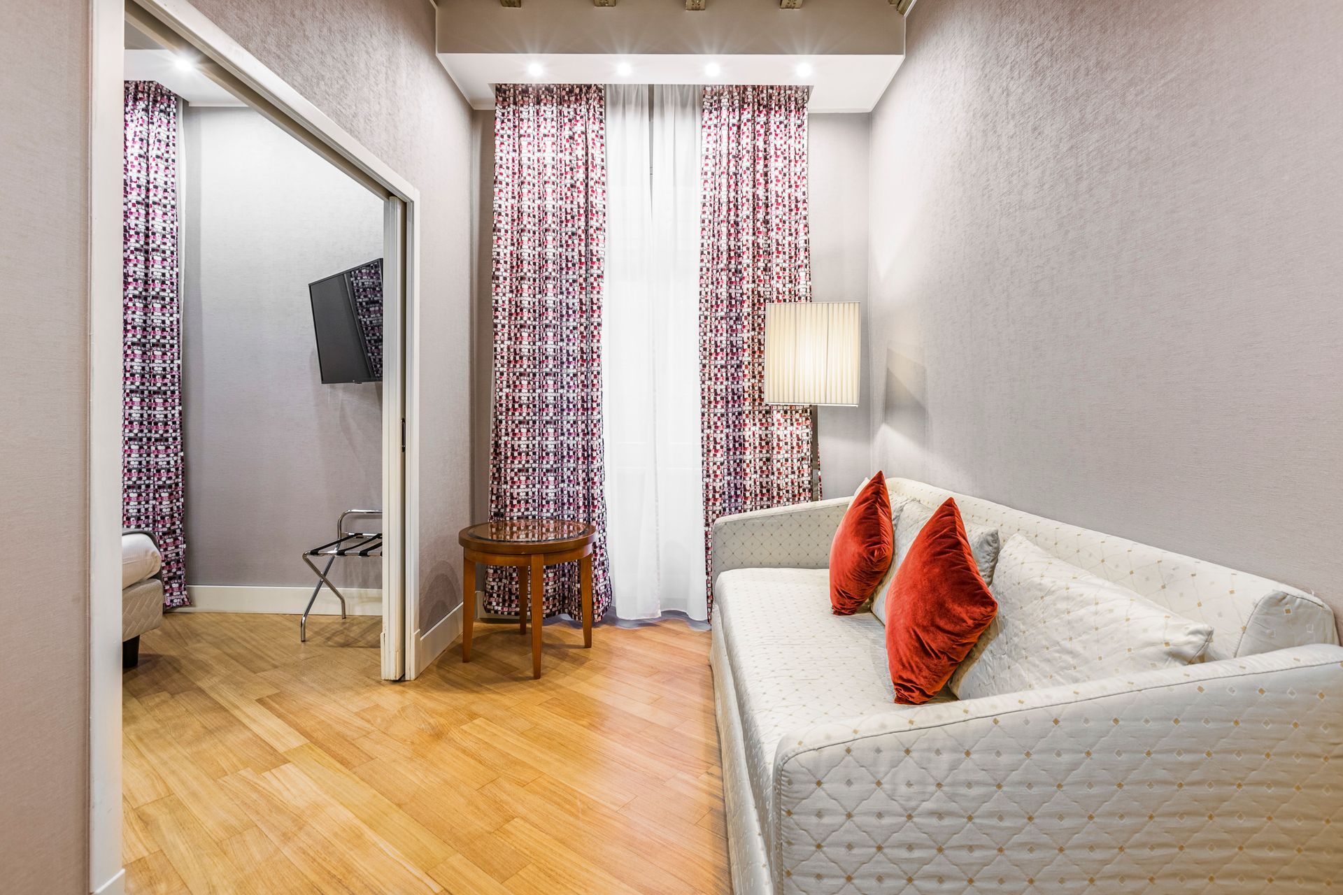 Hotel suites in central Rome | Rome | ReMarhotels Srl