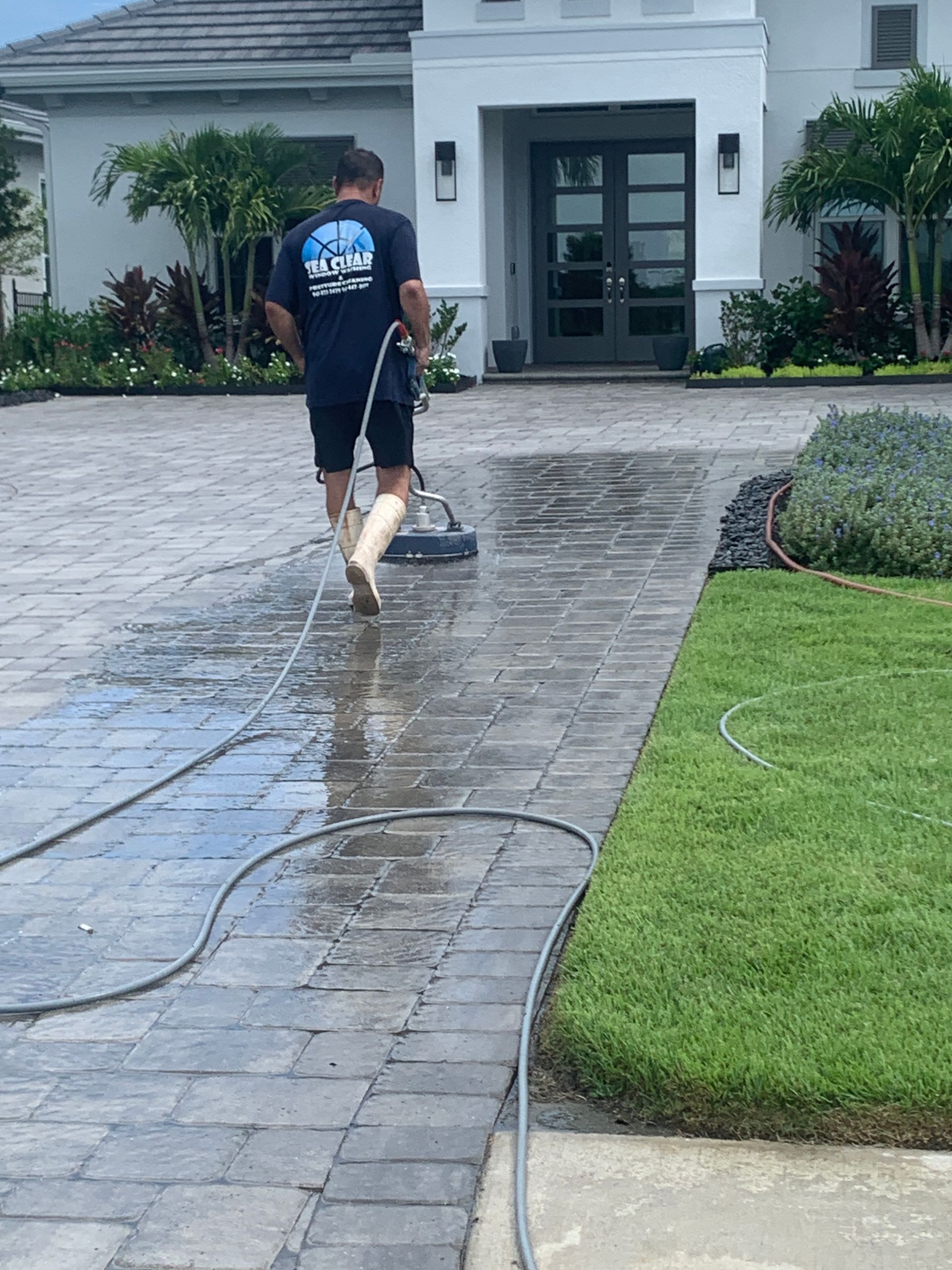 Best Pressure Washing Sarasota FL Services: Expert Tips