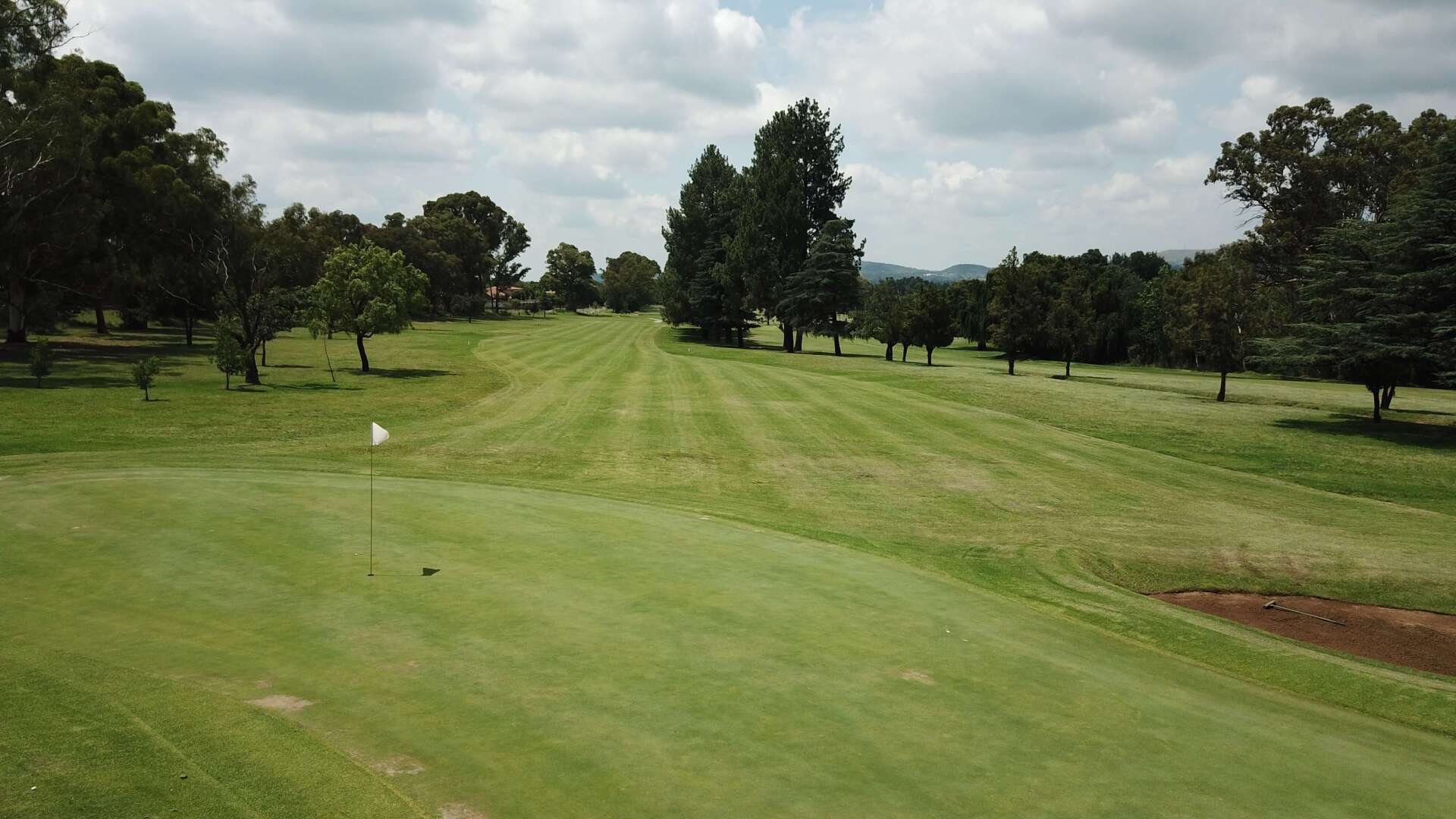 Johannesburgs Golf Courses, "South Downs is the Best"