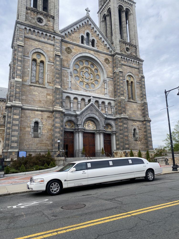Best Massachusetts Limo Service | Norwood, MA | Pearls Limousine