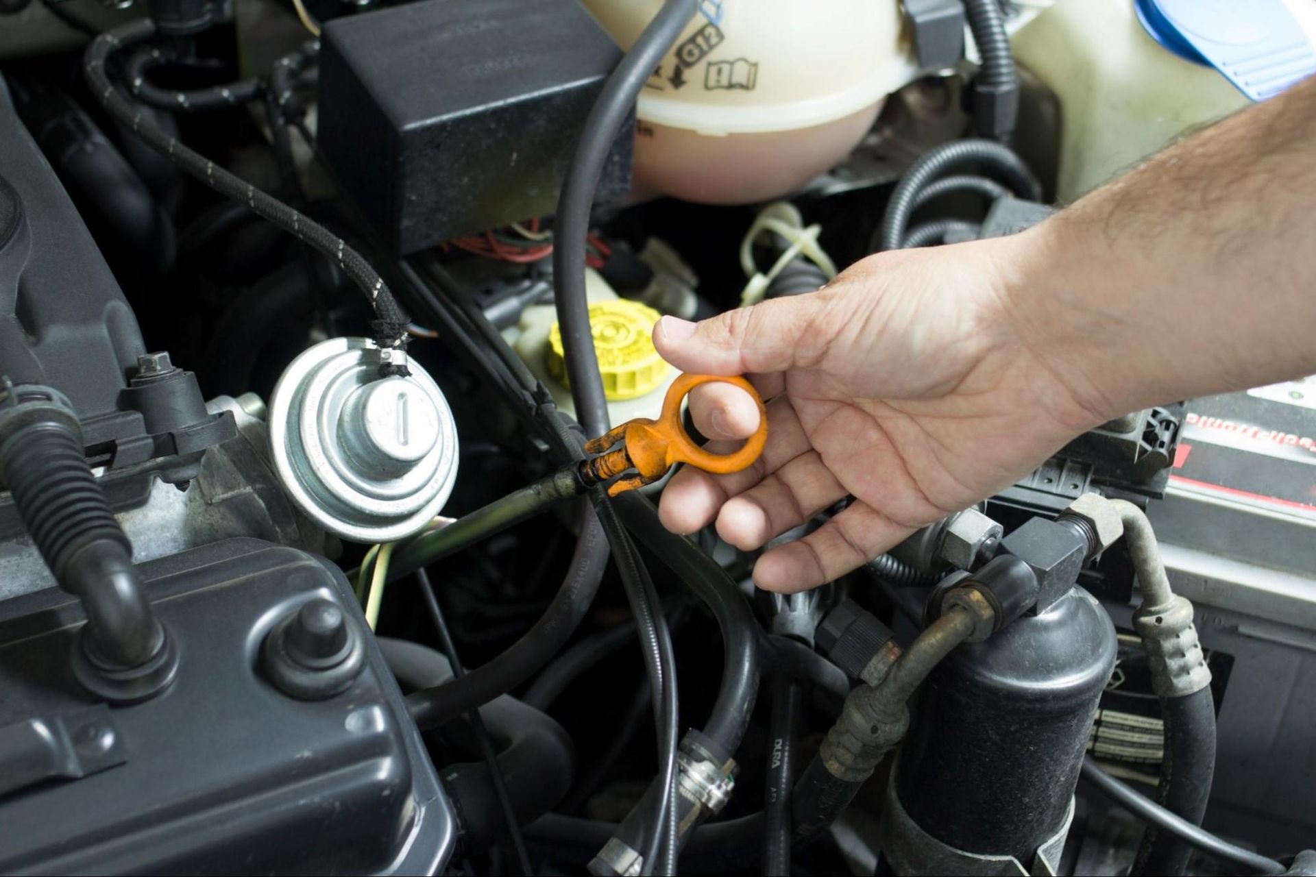 6 Advantages of Always Following Your Oil Change Schedule