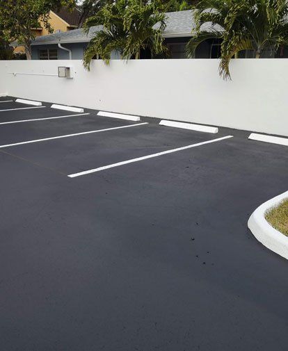 The Benefits of Asphalt Sealcoating for Miami Parking Lots