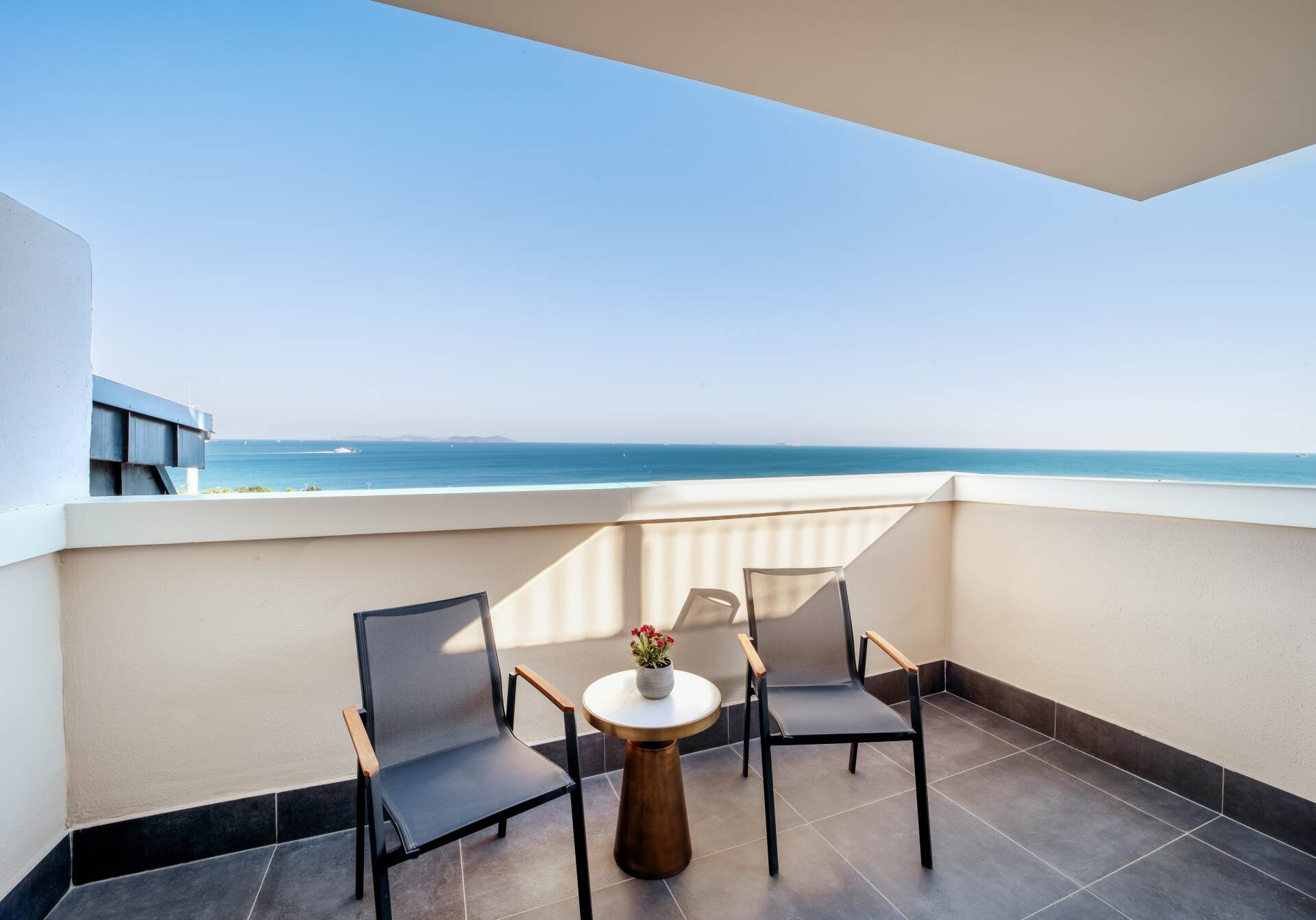 Mula Hotel | Best View - Ideal Room - Happy Customer