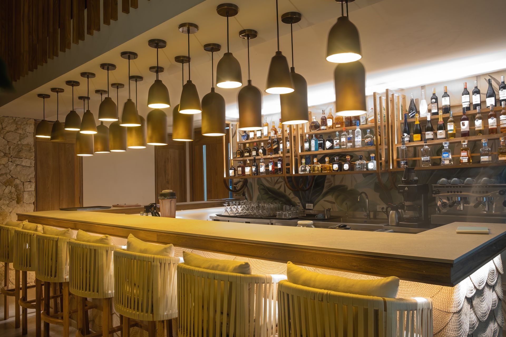 Disfruta de nuestro bar en la playa | Hotel Aimarawa