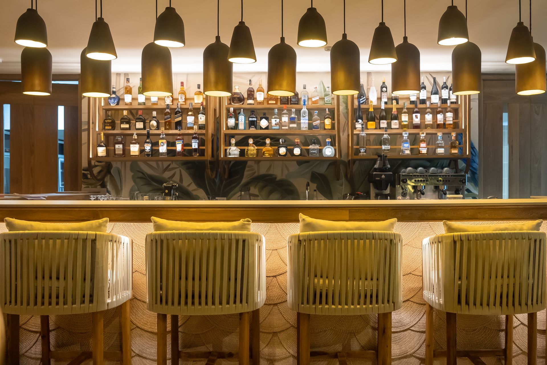 Disfruta de nuestro bar en la playa | Hotel Aimarawa