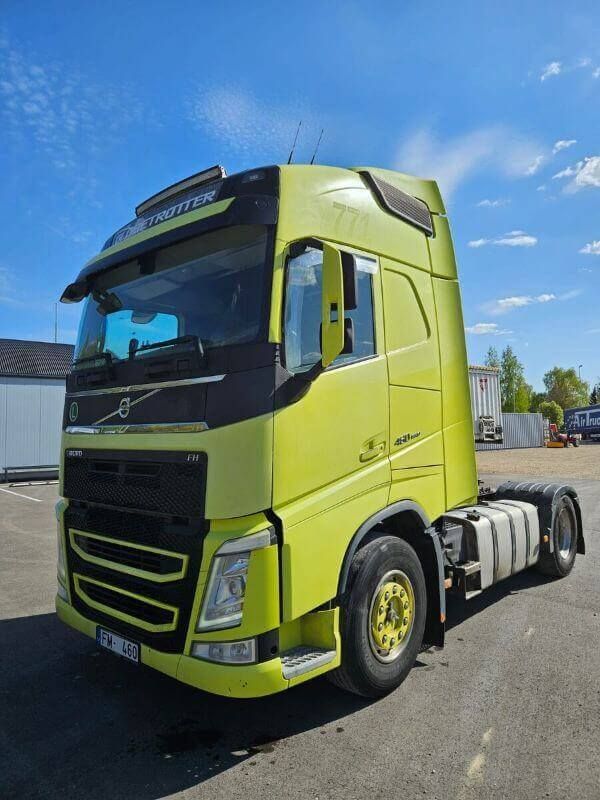 UGO AUTO | Puspiekabju noma, Komerctransporta tirdzniecība, KOGEL dīleris