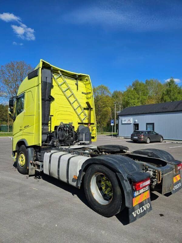 UGO AUTO | Puspiekabju noma, Komerctransporta tirdzniecība, KOGEL dīleris