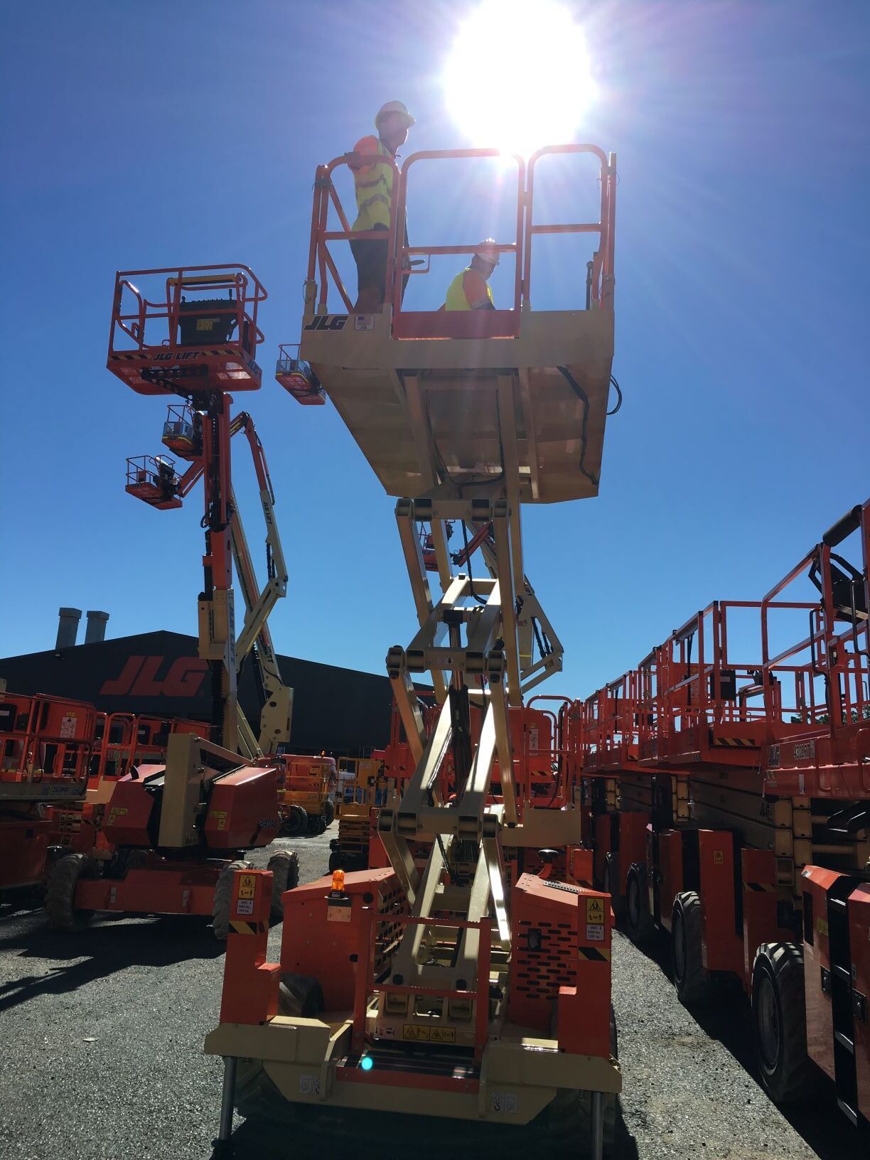 EWP ( Elevating Work Platform ) Training For Scissorlifts / Boomlifts ...