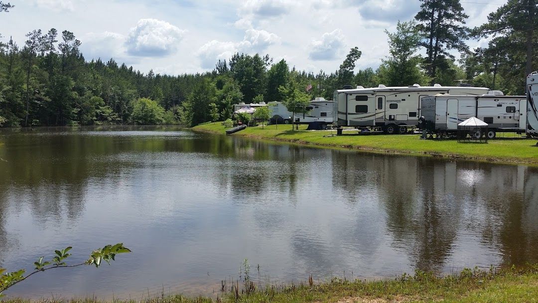 Spacious RV Sites | Shady Cove RV Park | Southern MS