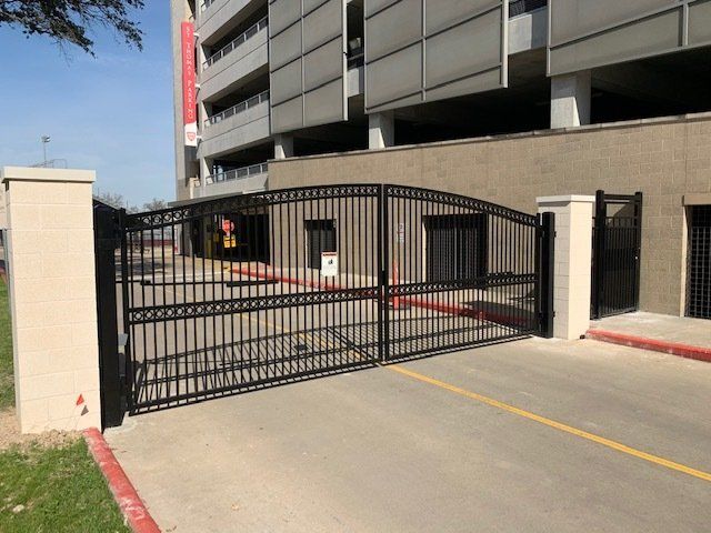 Foster Fence | Industrial & Commercial Fencing | Houston, TX