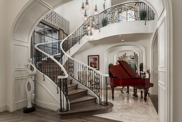 Grand Foyer Design