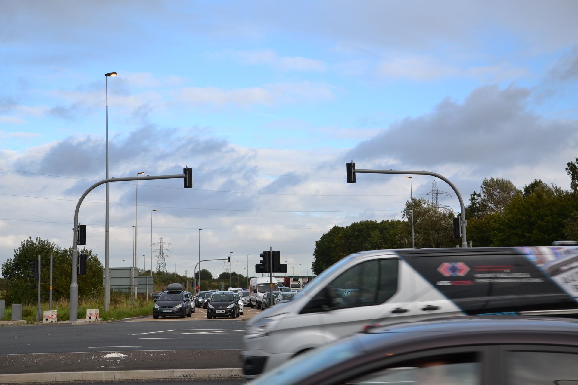 Rotating Mast Arm for Traffic Signals & Road Cameras | TFH Ltd