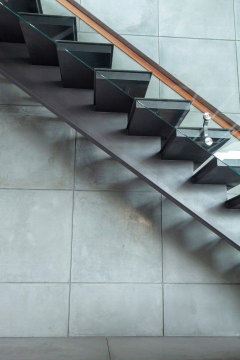 Sleek & Modern Floating Stair Designs in Murfreesboro