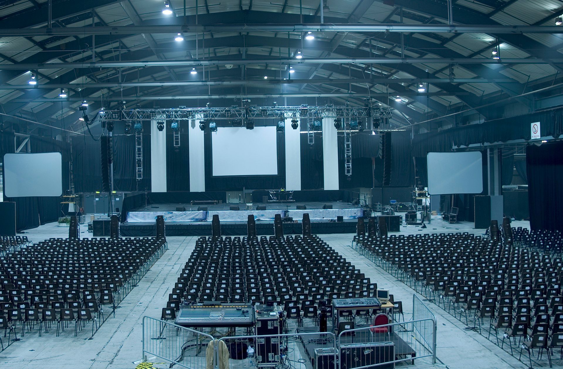 Importance of column-free engineering to maximizing space