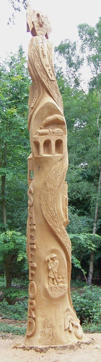 Wooden totems | Peter Leadbeater