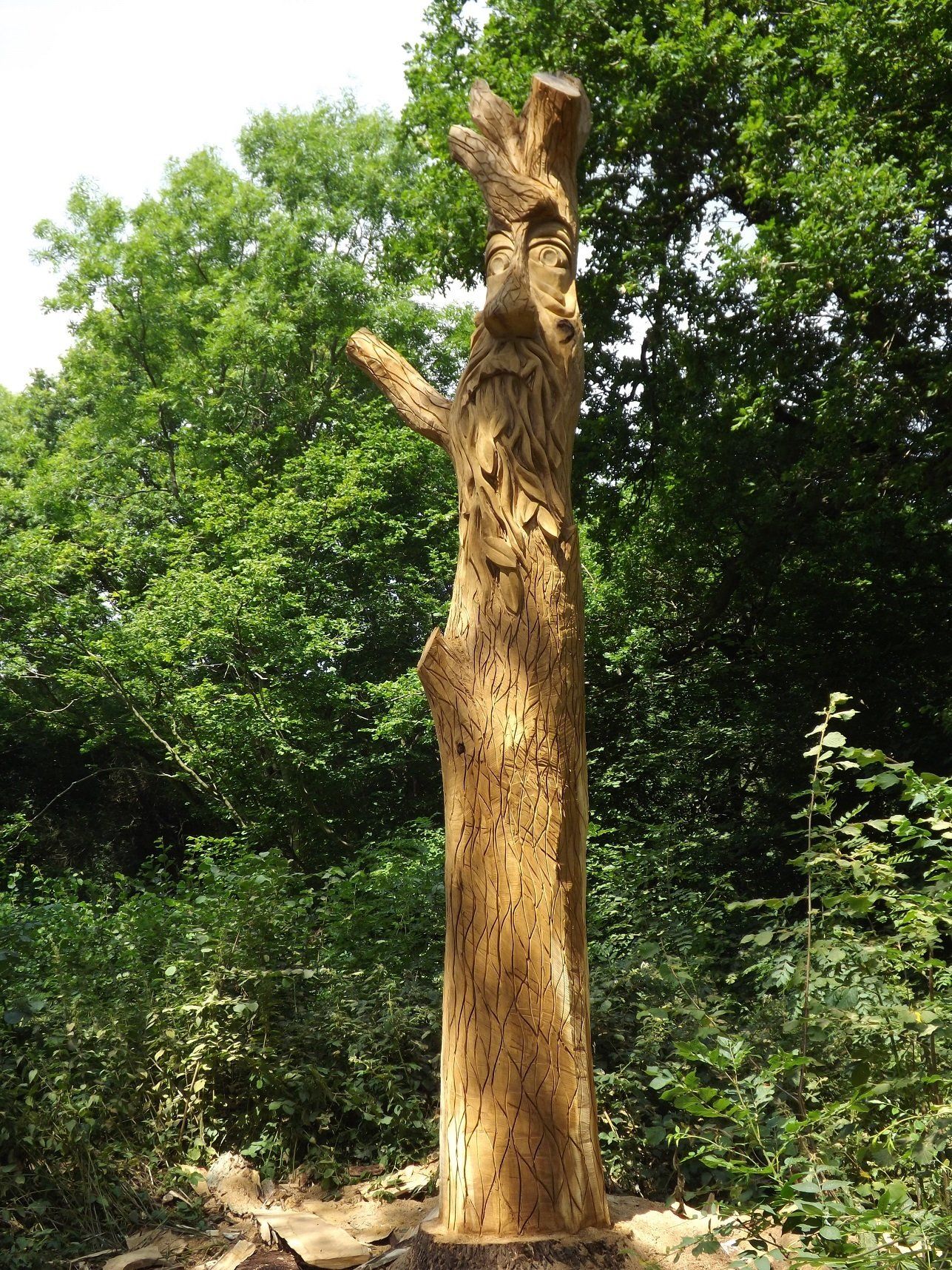 Wooden totems | Peter Leadbeater