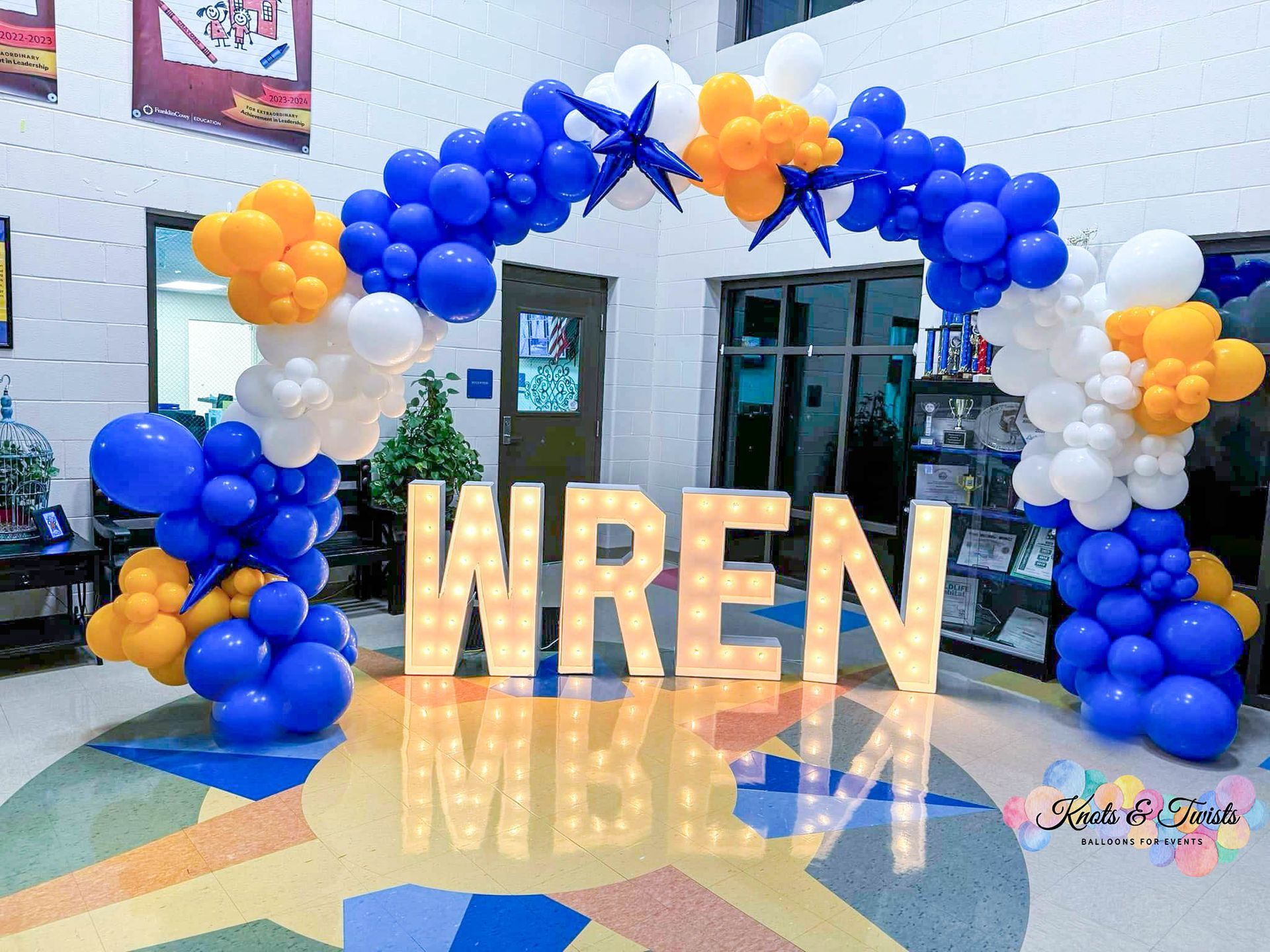 Balloon Arches | Knots and Twists Balloons for Events