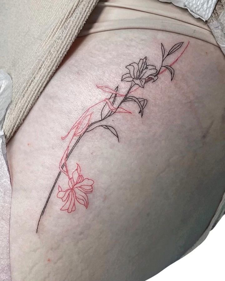 The Timeless Beauty of Fine Line Tattoos: Delicate Artistry on the Skin